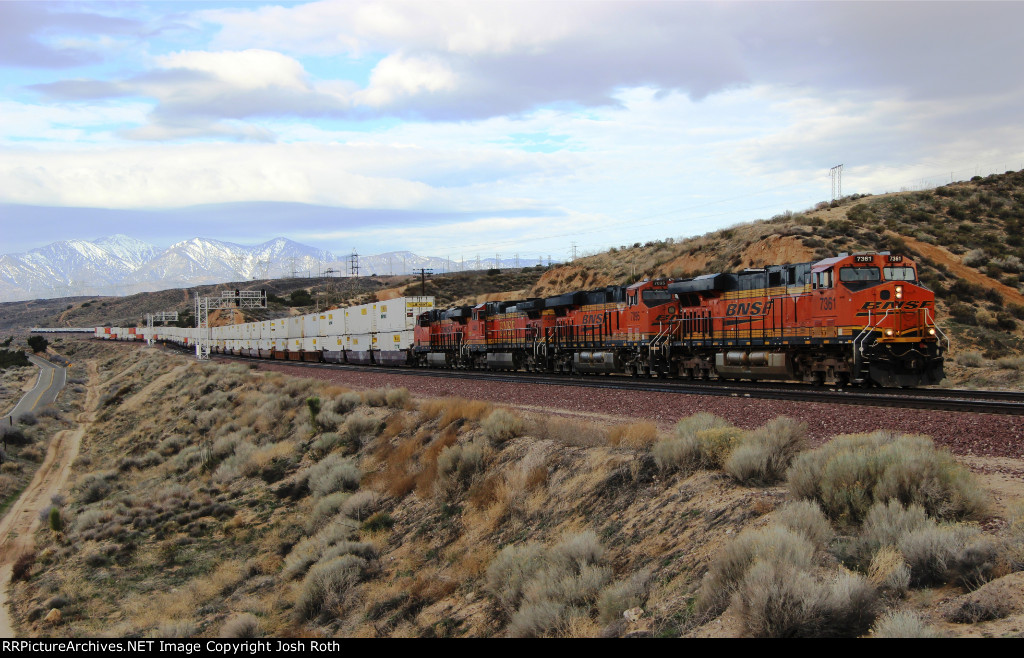 BNSF 7361, BNSF 7095, BNSF 4440 & BNSF 6684